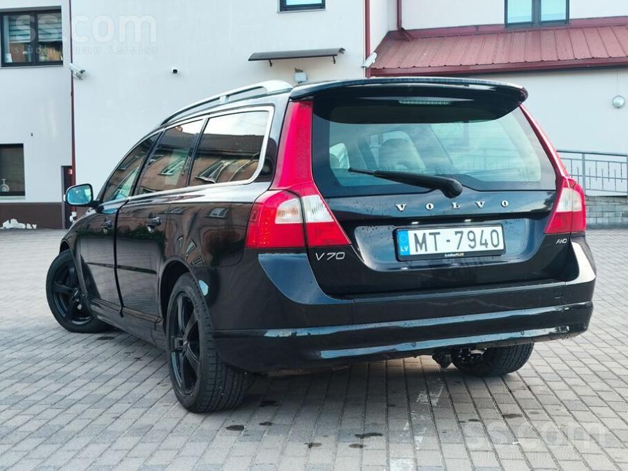 Black Volvo V70 2008 in Tukums, with an engine capacity of 2.40 L and mileage of 315 thousand km for 5800 €, photo 5 on AUTOMOTO.COM.LV