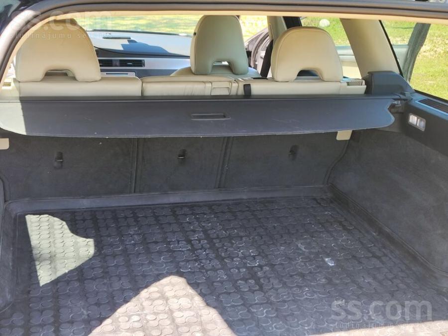 Black Volvo V70 2008 in Tukums, with an engine capacity of 2.40 L and mileage of 315 thousand km for 5800 €, photo 7 on AUTOMOTO.COM.LV