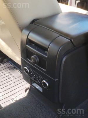 Black Volvo V70 2008 in Tukums, with an engine capacity of 2.40 L and mileage of 315 thousand km for 5800 €, photo 9 on AUTOMOTO.COM.LV