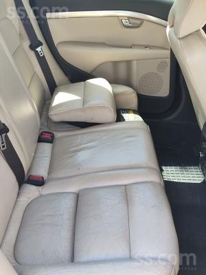 Black Volvo V70 2008 in Tukums, with an engine capacity of 2.40 L and mileage of 315 thousand km for 5800 €, photo 10 on AUTOMOTO.COM.LV