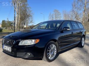 Melns Volvo V70 2008 Rīga, ar dzinēja tilpumu 2.00 L un nobraukumu 353 tūkst. km par 3490 €, foto  vietnē AUTOMOTO.COM.LV