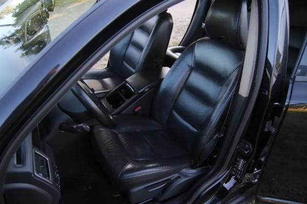 Black Volvo V70 2008 in Riga, with an engine capacity of 2.00 L and mileage of 344 thousand km for 2790 €, photo 9 on AUTOMOTO.COM.LV