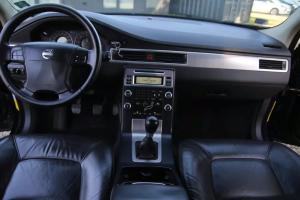 Black Volvo V70 2008 in Riga, with an engine capacity of 2.00 L and mileage of 344 thousand km for 2790 €, photo 11 on AUTOMOTO.COM.LV