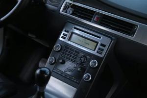 Black Volvo V70 2008 in Riga, with an engine capacity of 2.00 L and mileage of 344 thousand km for 2790 €, photo 12 on AUTOMOTO.COM.LV