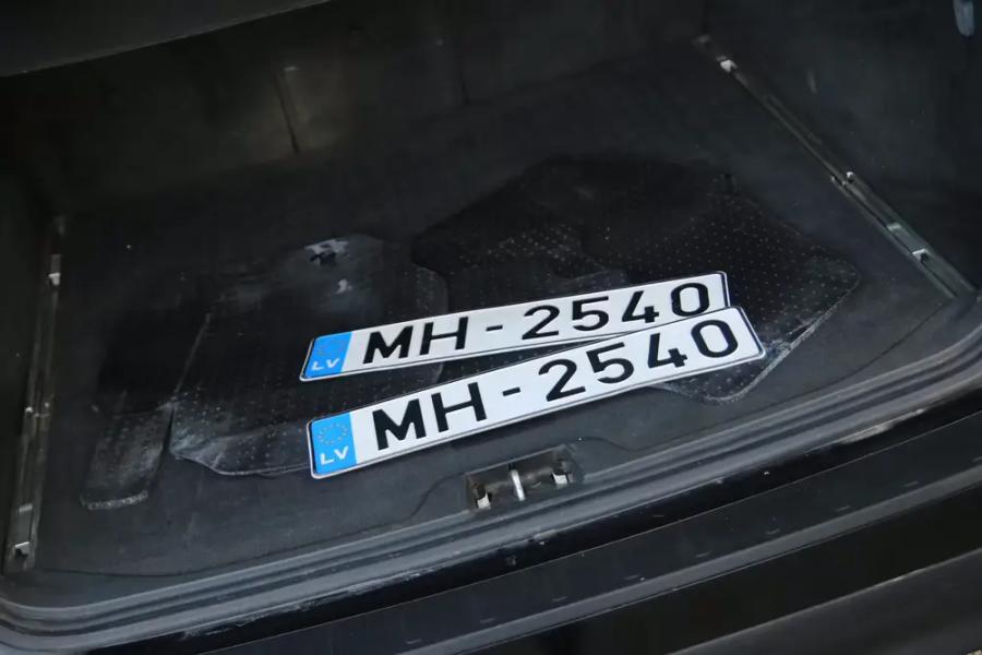 Black Volvo V70 2008 in Riga, with an engine capacity of 2.00 L and mileage of 344 thousand km for 2790 €, photo 15 on AUTOMOTO.COM.LV