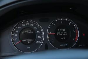Black Volvo V70 2008 in Riga, with an engine capacity of 2.00 L and mileage of 344 thousand km for 2790 €, photo 19 on AUTOMOTO.COM.LV