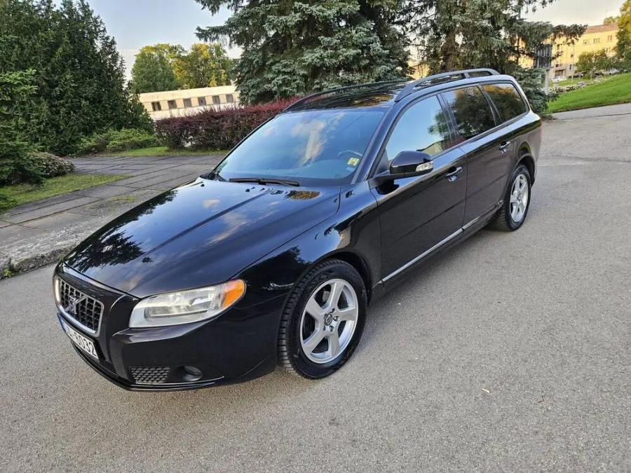 Black Volvo V70 2008 in Jekabpils, with an engine capacity of 2.00 L and mileage of 266 thousand km for 4890 €, photo 1 on AUTOMOTO.COM.LV