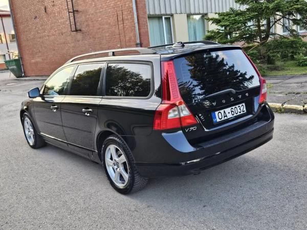 Black Volvo V70 2008 in Jekabpils, with an engine capacity of 2.00 L and mileage of 266 thousand km for 4890 €, photo 8 on AUTOMOTO.COM.LV