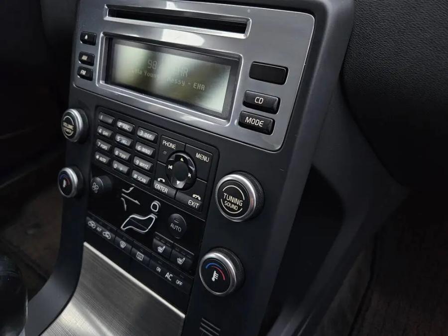 Black Volvo V70 2008 in Jekabpils, with an engine capacity of 2.00 L and mileage of 266 thousand km for 4890 €, photo 14 on AUTOMOTO.COM.LV