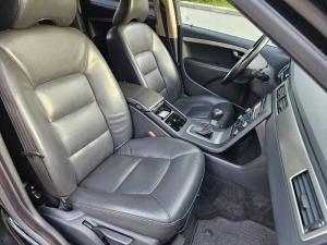 Black Volvo V70 2008 in Jekabpils, with an engine capacity of 2.00 L and mileage of 266 thousand km for 4890 €, photo 24 on AUTOMOTO.COM.LV