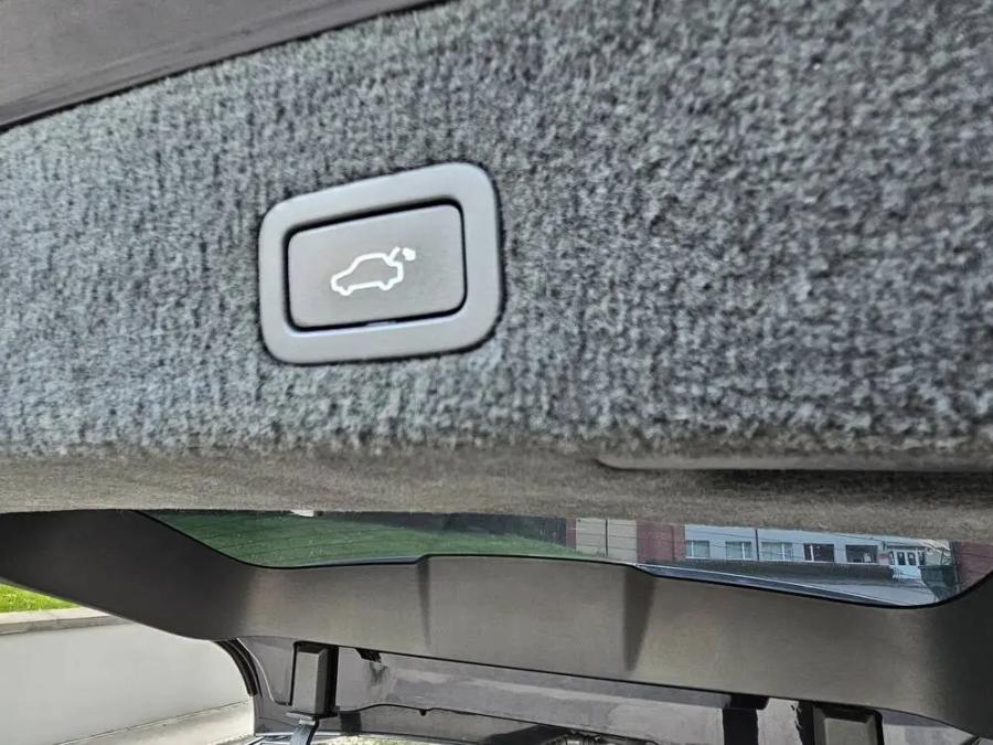 Black Volvo V70 2008 in Jekabpils, with an engine capacity of 2.00 L and mileage of 266 thousand km for 4890 €, photo 26 on AUTOMOTO.COM.LV