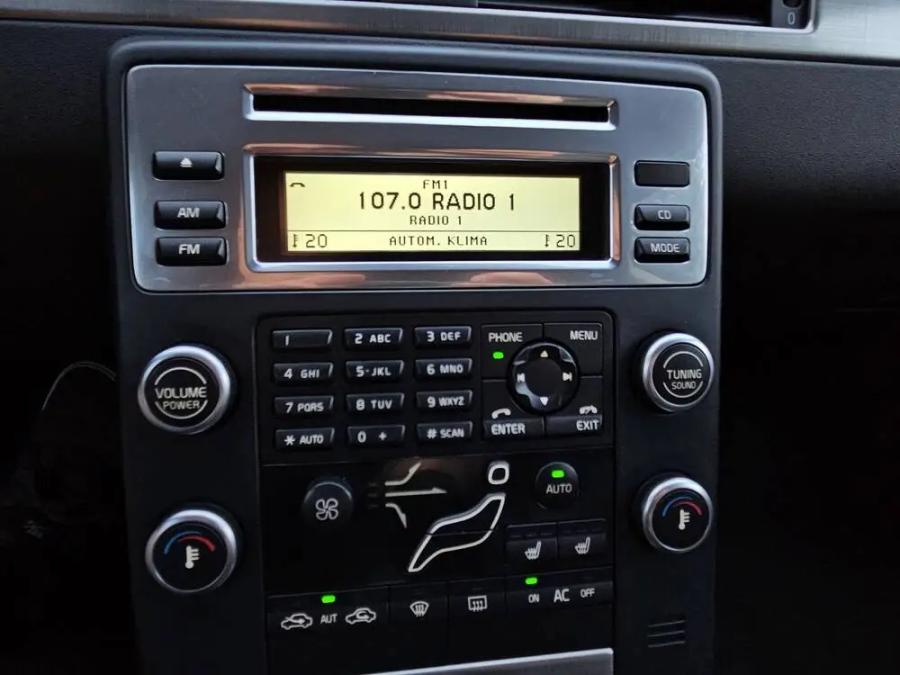 Black Volvo V70 2008 in Jekabpils, with an engine capacity of 2.00 L and mileage of 266 thousand km for 4890 €, photo 28 on AUTOMOTO.COM.LV