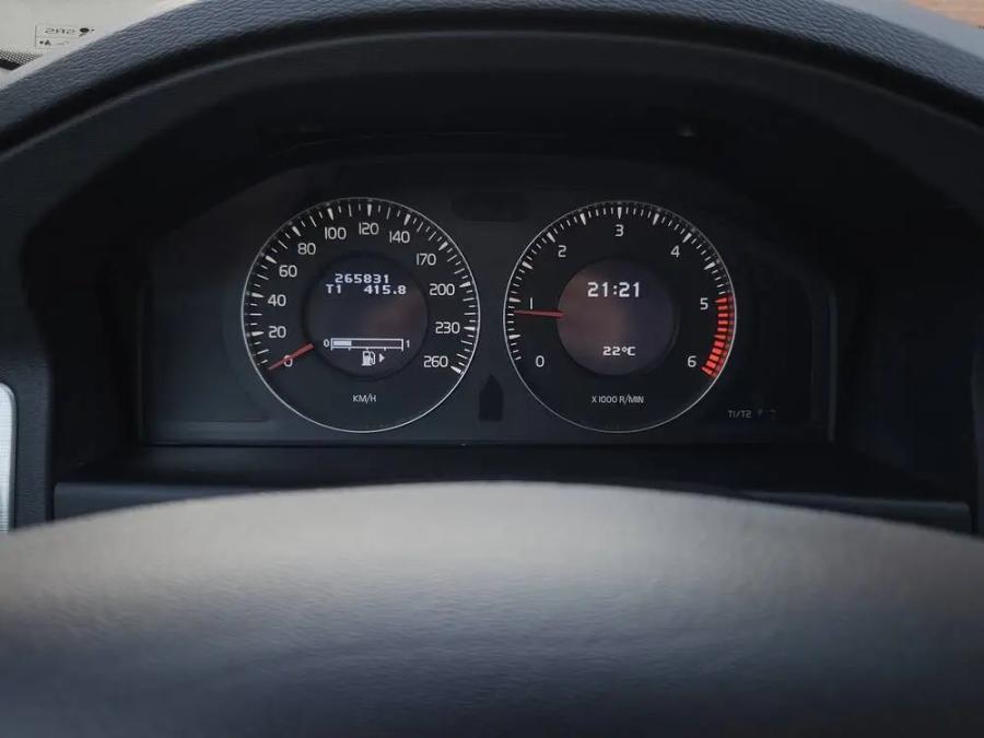 Black Volvo V70 2008 in Jekabpils, with an engine capacity of 2.00 L and mileage of 266 thousand km for 4890 €, photo 29 on AUTOMOTO.COM.LV