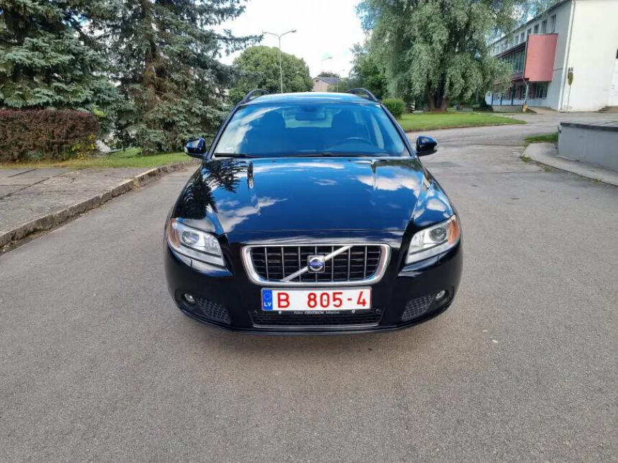Черный Вольво В70 2008 в Екабпилс, объемом двигателя 2.40 л и пробегом 287 тыс. км за 5950 €, фото 5 на AUTOMOTO.COM.LV