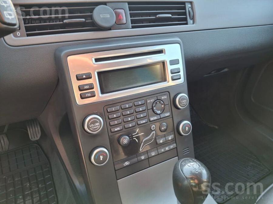 Melns Volvo V70 2008 Tukums, ar dzinēja tilpumu 2.00 L un nobraukumu 339 tūkst. km par 3690 €, foto 12 vietnē AUTOMOTO.COM.LV