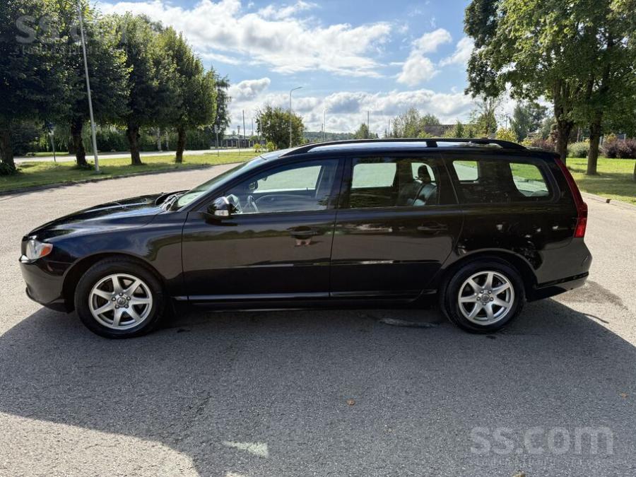 Melns Volvo V70 2008 Rīga, ar dzinēja tilpumu 2.40 L un nobraukumu 309 tūkst. km par 4777 €, foto 3 vietnē AUTOMOTO.COM.LV