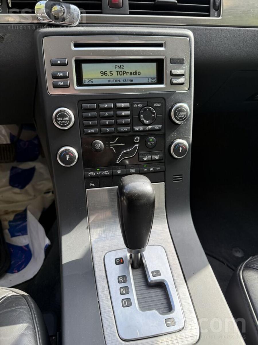 Melns Volvo V70 2008 Rīga, ar dzinēja tilpumu 2.40 L un nobraukumu 309 tūkst. km par 4777 €, foto 11 vietnē AUTOMOTO.COM.LV