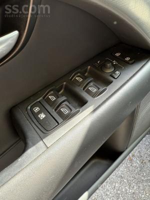 Melns Volvo V70 2008 Rīga, ar dzinēja tilpumu 2.40 L un nobraukumu 309 tūkst. km par 4777 €, foto 16 vietnē AUTOMOTO.COM.LV