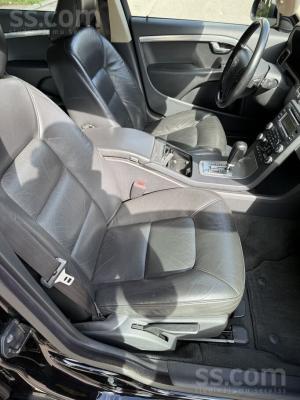 Melns Volvo V70 2008 Rīga, ar dzinēja tilpumu 2.40 L un nobraukumu 309 tūkst. km par 4777 €, foto 24 vietnē AUTOMOTO.COM.LV