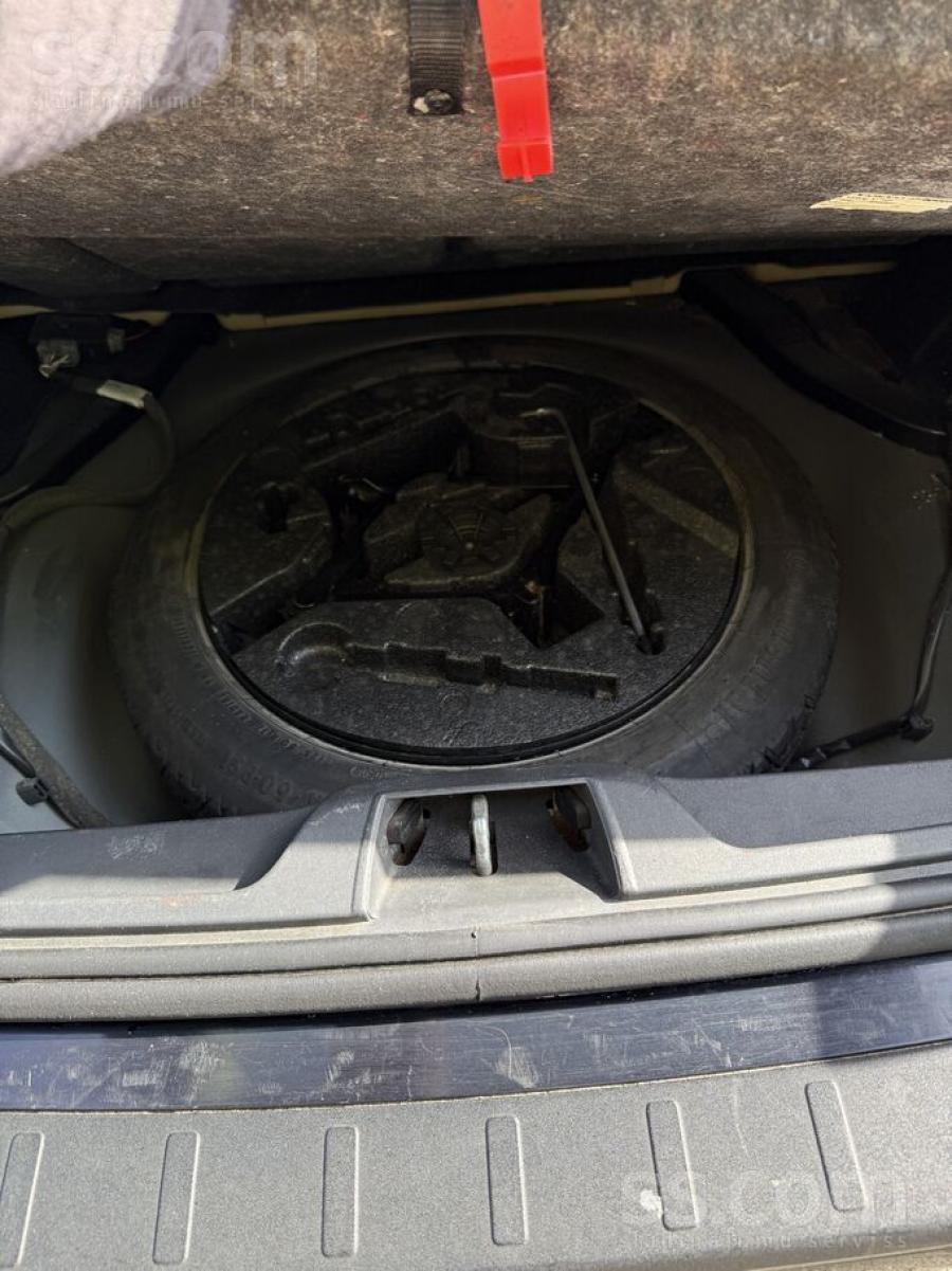 Melns Volvo V70 2008 Rīga, ar dzinēja tilpumu 2.40 L un nobraukumu 309 tūkst. km par 4777 €, foto 33 vietnē AUTOMOTO.COM.LV