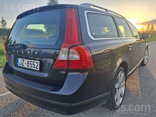 Melns Volvo V70 2008 Rēzekne, ar dzinēja tilpumu 2.40 L un nobraukumu 311 tūkst. km par 4200 €, foto 3 vietnē AUTOMOTO.COM.LV
