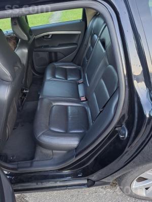 Black Volvo V70 2008 in Rezekne, with an engine capacity of 2.40 L and mileage of 311 thousand km for 4200 €, photo 9 on AUTOMOTO.COM.LV
