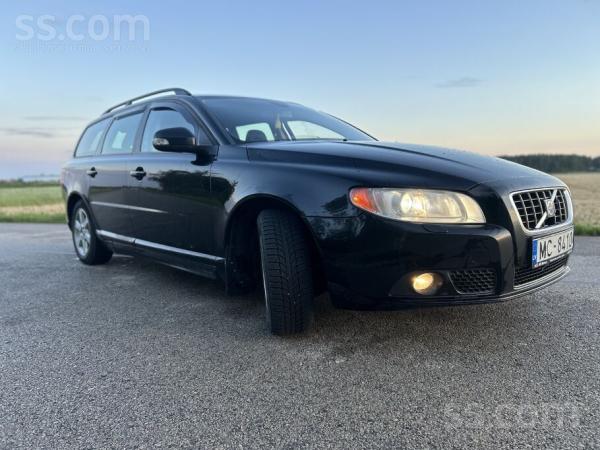 Black Volvo V70 2008 in Riga, with an engine capacity of 2.40 L and mileage of 333 thousand km for 2800 €, photo 2 on AUTOMOTO.COM.LV