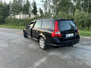 Черный Вольво В70 2008 в Рига, объемом двигателя 2.40 л и пробегом 333 тыс. км за 2800 €, фото 4 на AUTOMOTO.COM.LV