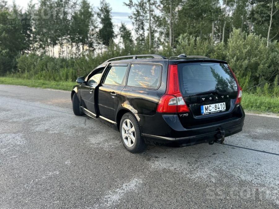 Черный Вольво В70 2008 в Рига, объемом двигателя 2.40 л и пробегом 333 тыс. км за 2800 €, фото 4 на AUTOMOTO.COM.LV