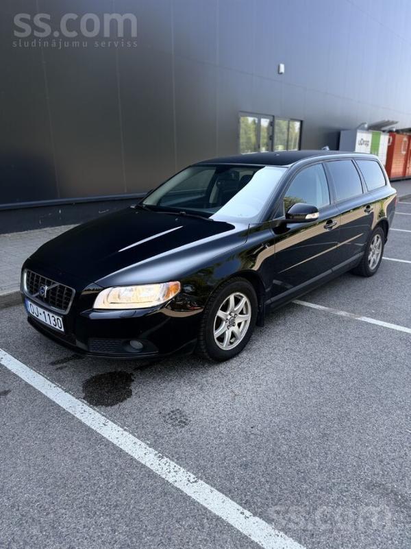 Melns Volvo V70 2008 Rīga, ar dzinēja tilpumu 2.00 L un nobraukumu 304 tūkst. km par 2950 €, foto 1 vietnē AUTOMOTO.COM.LV