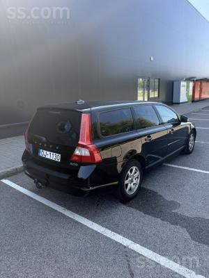 Melns Volvo V70 2008 Rīga, ar dzinēja tilpumu 2.00 L un nobraukumu 304 tūkst. km par 2950 €, foto 5 vietnē AUTOMOTO.COM.LV