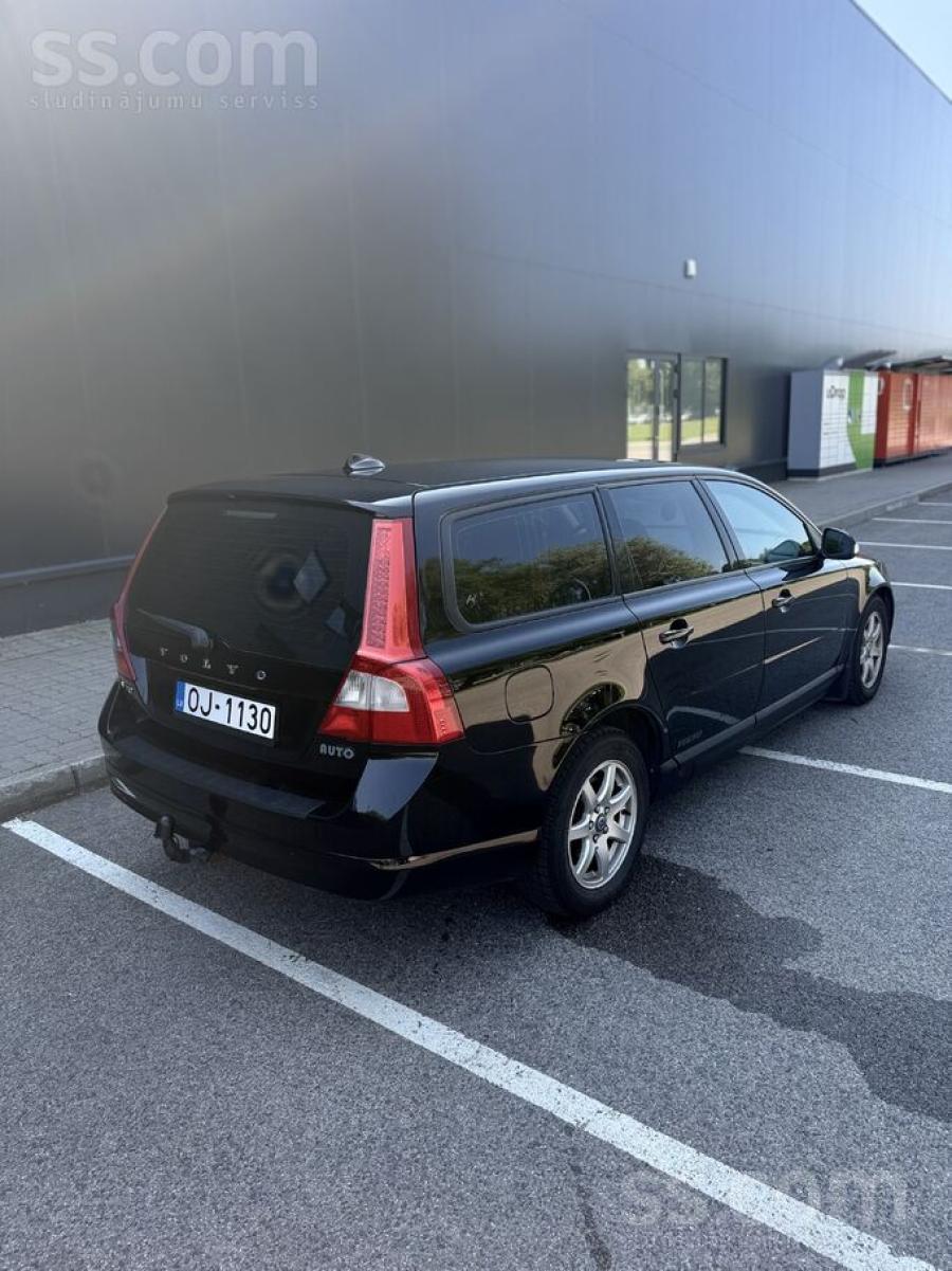 Melns Volvo V70 2008 Rīga, ar dzinēja tilpumu 2.00 L un nobraukumu 304 tūkst. km par 2950 €, foto 5 vietnē AUTOMOTO.COM.LV