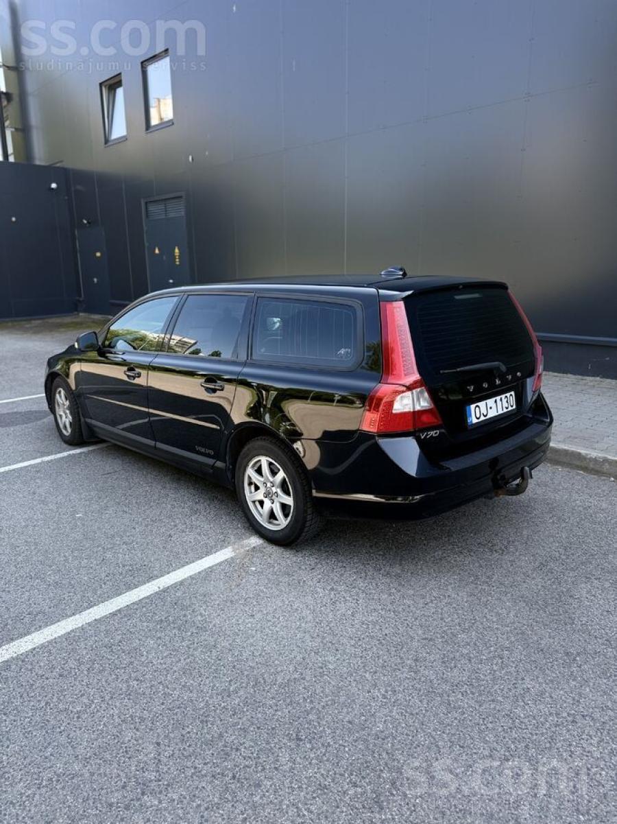 Melns Volvo V70 2008 Rīga, ar dzinēja tilpumu 2.00 L un nobraukumu 304 tūkst. km par 2950 €, foto 6 vietnē AUTOMOTO.COM.LV