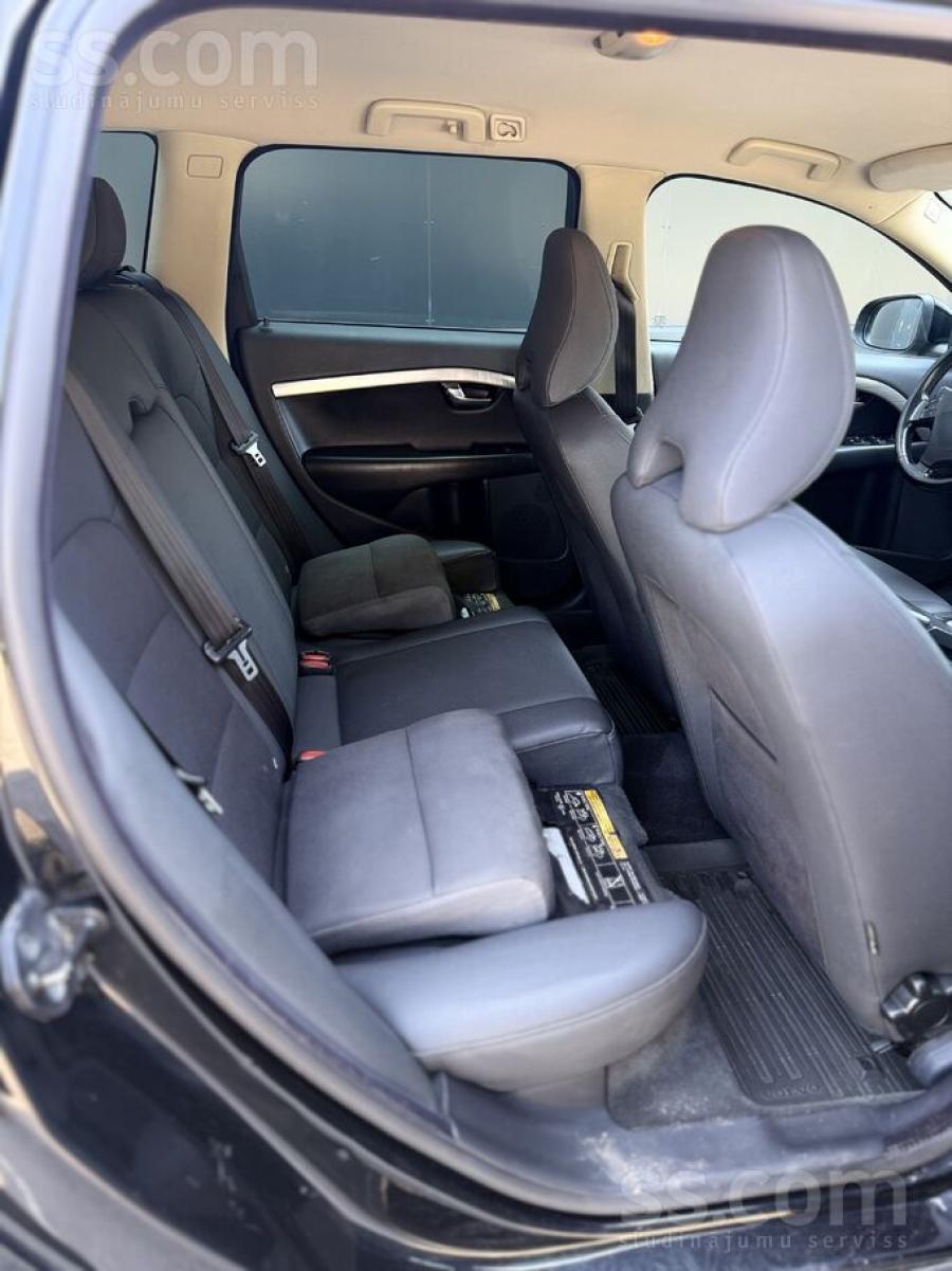 Melns Volvo V70 2008 Rīga, ar dzinēja tilpumu 2.00 L un nobraukumu 304 tūkst. km par 2950 €, foto 8 vietnē AUTOMOTO.COM.LV