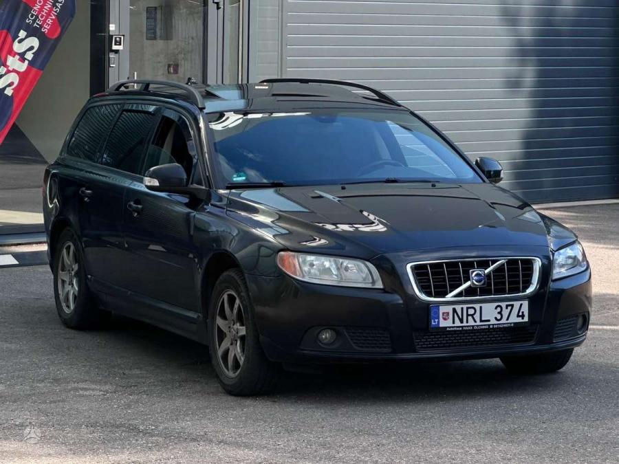 Черный Вольво В70 2008 в Вильнюс, объемом двигателя 2.40 л и пробегом 299 тыс. км за 3450 €, фото 1 на AUTOMOTO.COM.LV