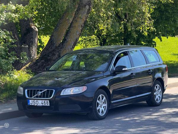 Melns Volvo V70 2008 Viļņa, ar dzinēja tilpumu 3.19 L un nobraukumu 300 tūkst. km par 2150 €, foto 1 vietnē AUTOMOTO.COM.LV