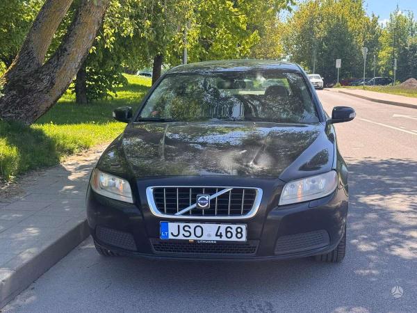 Melns Volvo V70 2008 Viļņa, ar dzinēja tilpumu 3.19 L un nobraukumu 300 tūkst. km par 2150 €, foto 2 vietnē AUTOMOTO.COM.LV
