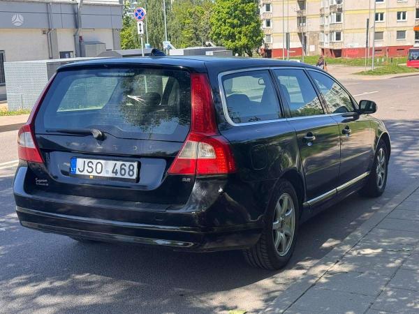 Melns Volvo V70 2008 Viļņa, ar dzinēja tilpumu 3.19 L un nobraukumu 300 tūkst. km par 2150 €, foto 6 vietnē AUTOMOTO.COM.LV