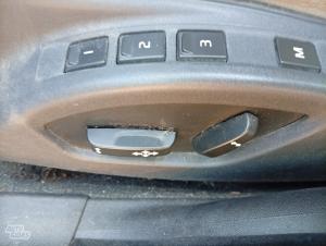 Black Volvo V70 2008 in Vilnius, with an engine capacity of 2.40 L and mileage of 0 thousand km for 2050 €, photo 6 on AUTOMOTO.COM.LV