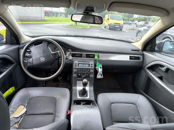 Melns Volvo V70 2008 Rīga, ar dzinēja tilpumu 2.00 L un nobraukumu 353 tūkst. km par 2600 €, foto 6 vietnē AUTOMOTO.COM.LV