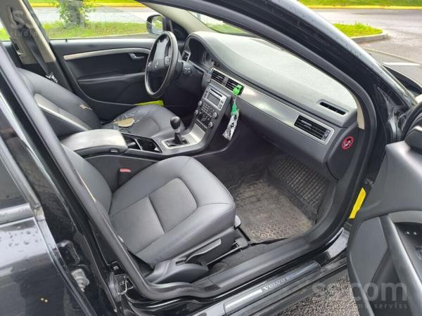 Melns Volvo V70 2008 Rīga, ar dzinēja tilpumu 2.00 L un nobraukumu 353 tūkst. km par 2600 €, foto 7 vietnē AUTOMOTO.COM.LV