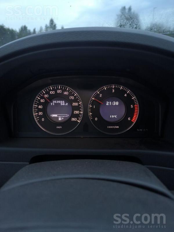 Melns Volvo V70 2008 Rīga, ar dzinēja tilpumu 2.00 L un nobraukumu 353 tūkst. km par 2600 €, foto 8 vietnē AUTOMOTO.COM.LV