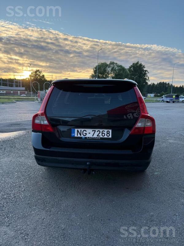 Melns Volvo V70 2008 Rīga, ar dzinēja tilpumu 2.00 L un nobraukumu 298 tūkst. km par 1870 €, foto 5 vietnē AUTOMOTO.COM.LV