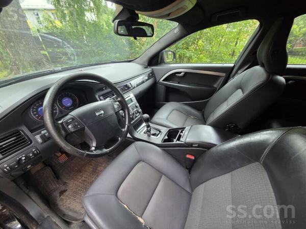 Melns Volvo V70 2008 Rīga, ar dzinēja tilpumu 2.00 L un nobraukumu 298 tūkst. km par 1870 €, foto 9 vietnē AUTOMOTO.COM.LV