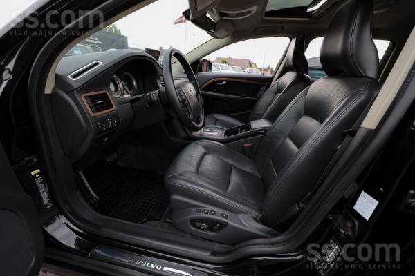 Black Volvo V70 2008 in Jelgava, with an engine capacity of 2.40 L and mileage of 0 thousand km for 5650 €, photo 7 on AUTOMOTO.COM.LV