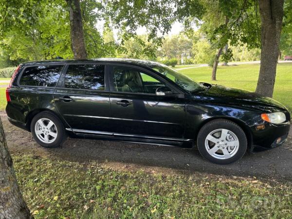 Melns Volvo V70 2008 Rēzekne, ar dzinēja tilpumu 2.40 L un nobraukumu 389 tūkst. km par 2950 €, foto 5 vietnē AUTOMOTO.COM.LV