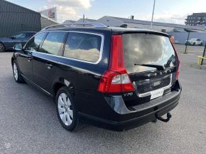 Black Volvo V70 2008 in Vilnius, with an engine capacity of 2.40 L and mileage of 338 thousand km for 2850 €, photo 5 on AUTOMOTO.COM.LV