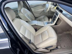 Black Volvo V70 2008 in Vilnius, with an engine capacity of 2.40 L and mileage of 338 thousand km for 2850 €, photo 11 on AUTOMOTO.COM.LV