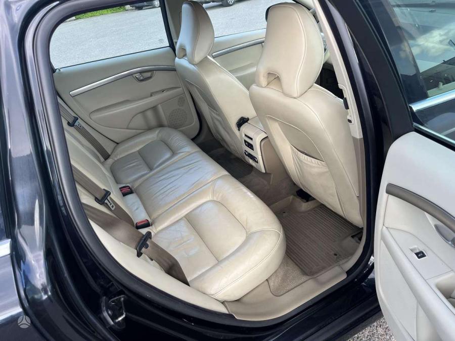 Black Volvo V70 2008 in Vilnius, with an engine capacity of 2.40 L and mileage of 338 thousand km for 2850 €, photo 13 on AUTOMOTO.COM.LV