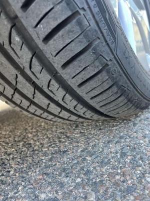 Black Volvo V70 2008 in Vilnius, with an engine capacity of 2.40 L and mileage of 338 thousand km for 2850 €, photo 18 on AUTOMOTO.COM.LV